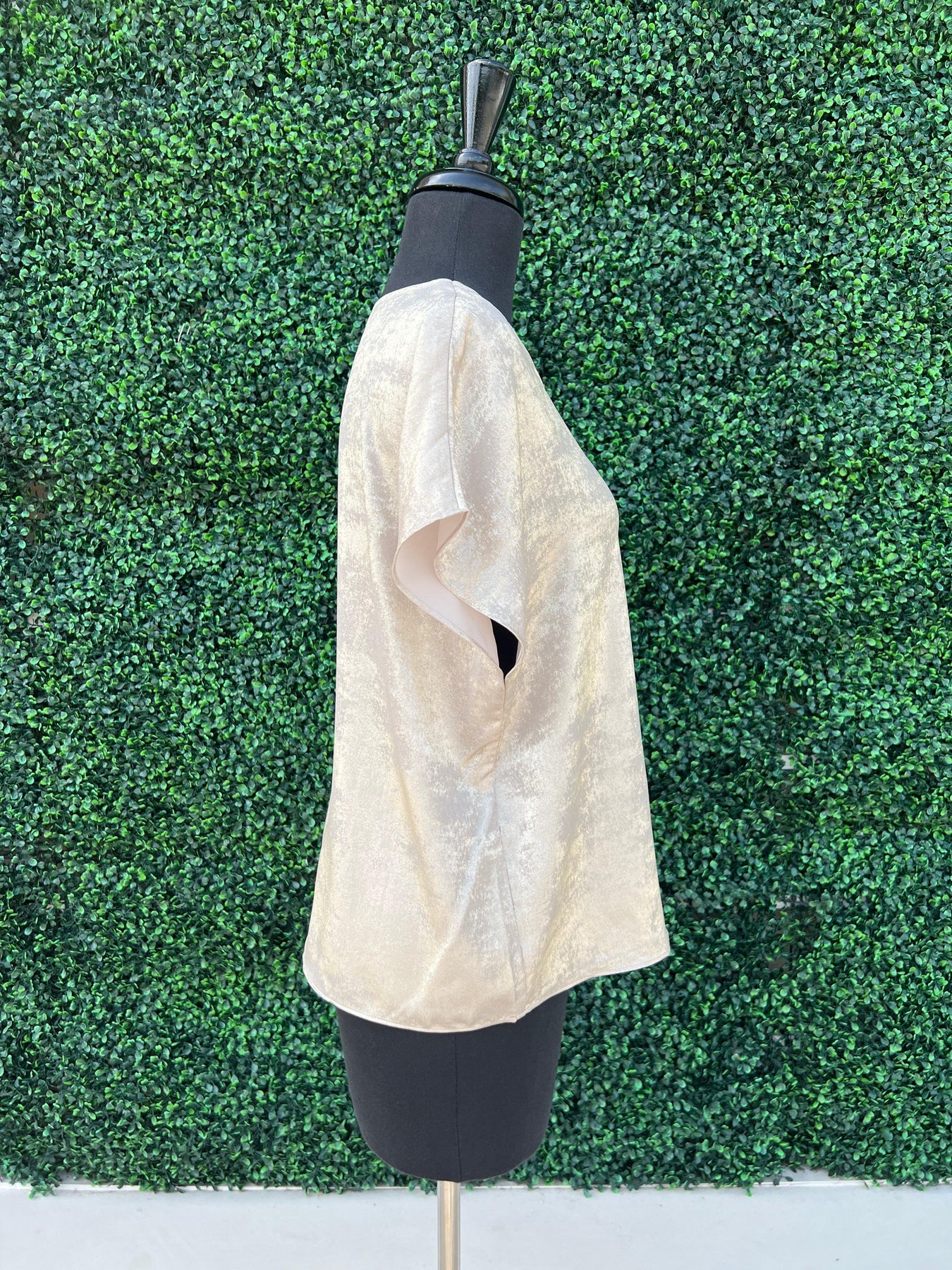 Liquid Metal Top | Tres Chic Boutique – Très Chic Boutique